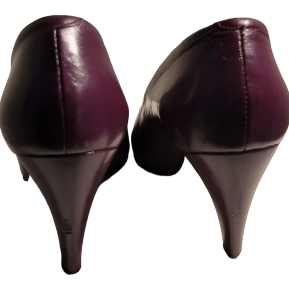 Paloma | Shoes | Vintage 8s Paloma Plum Leather Curved Heel Pumps Made ...